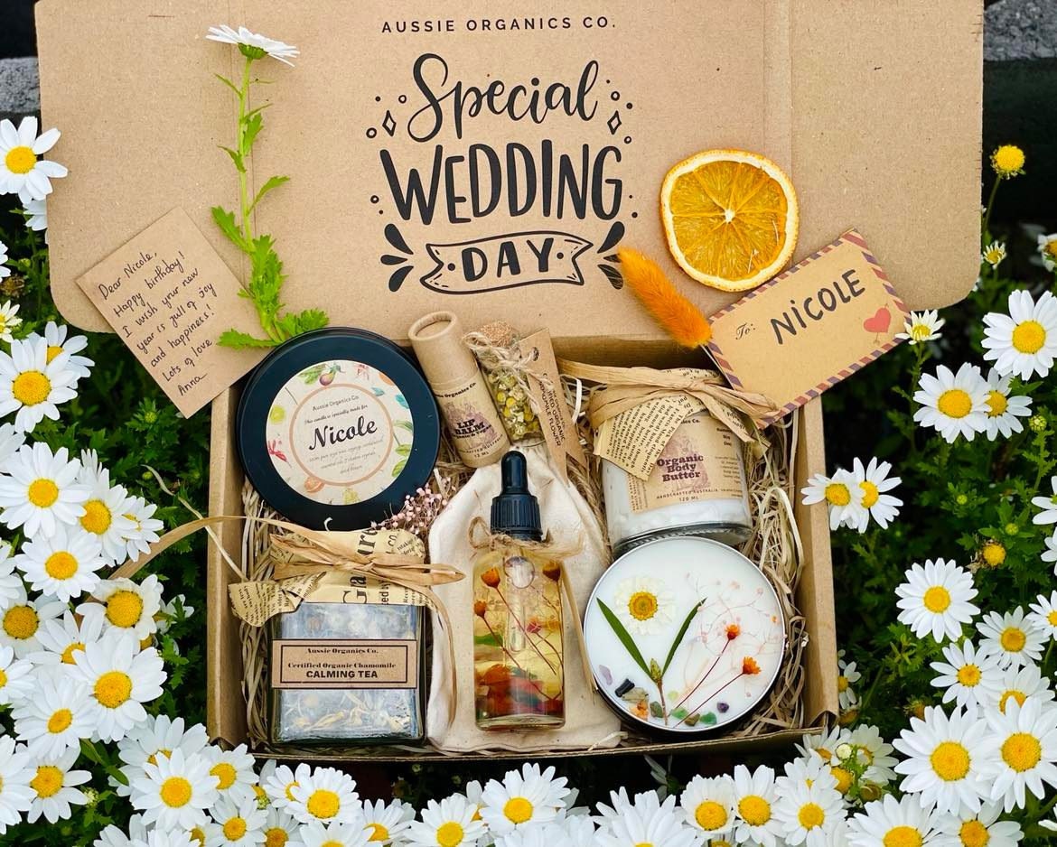 Personalized wedding pamper gift box